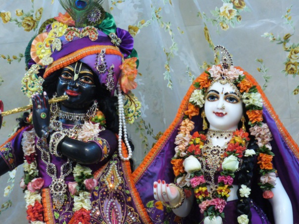 About service to the Deities - Vedic Library by ISVARA.org