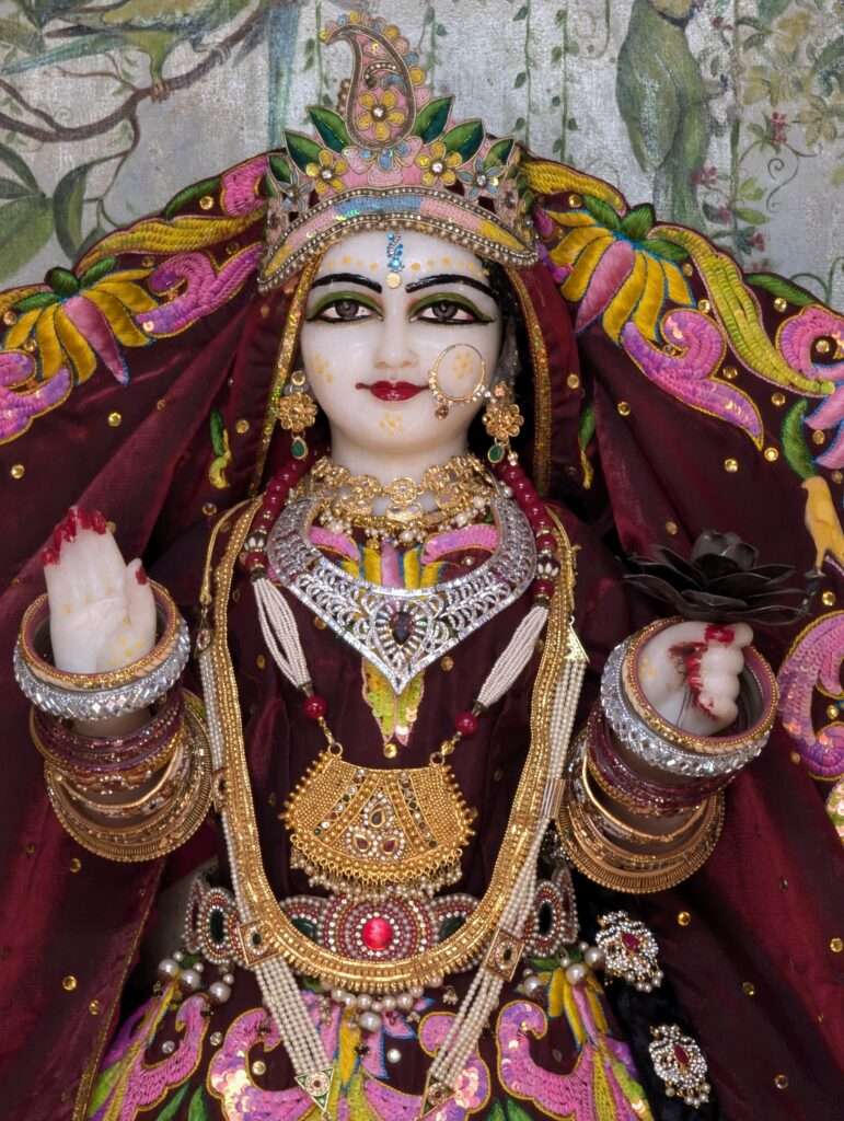 Vrinda Kunda 1 - pictures 2024-11-07 - Vedic Library by ISVARA.org