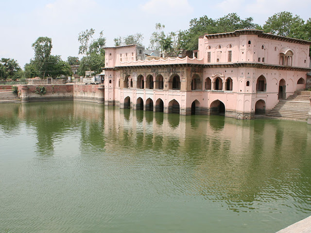 Vrishabhanu and Vrishabhanu Kunda - Vedic Library by ISVARA.org